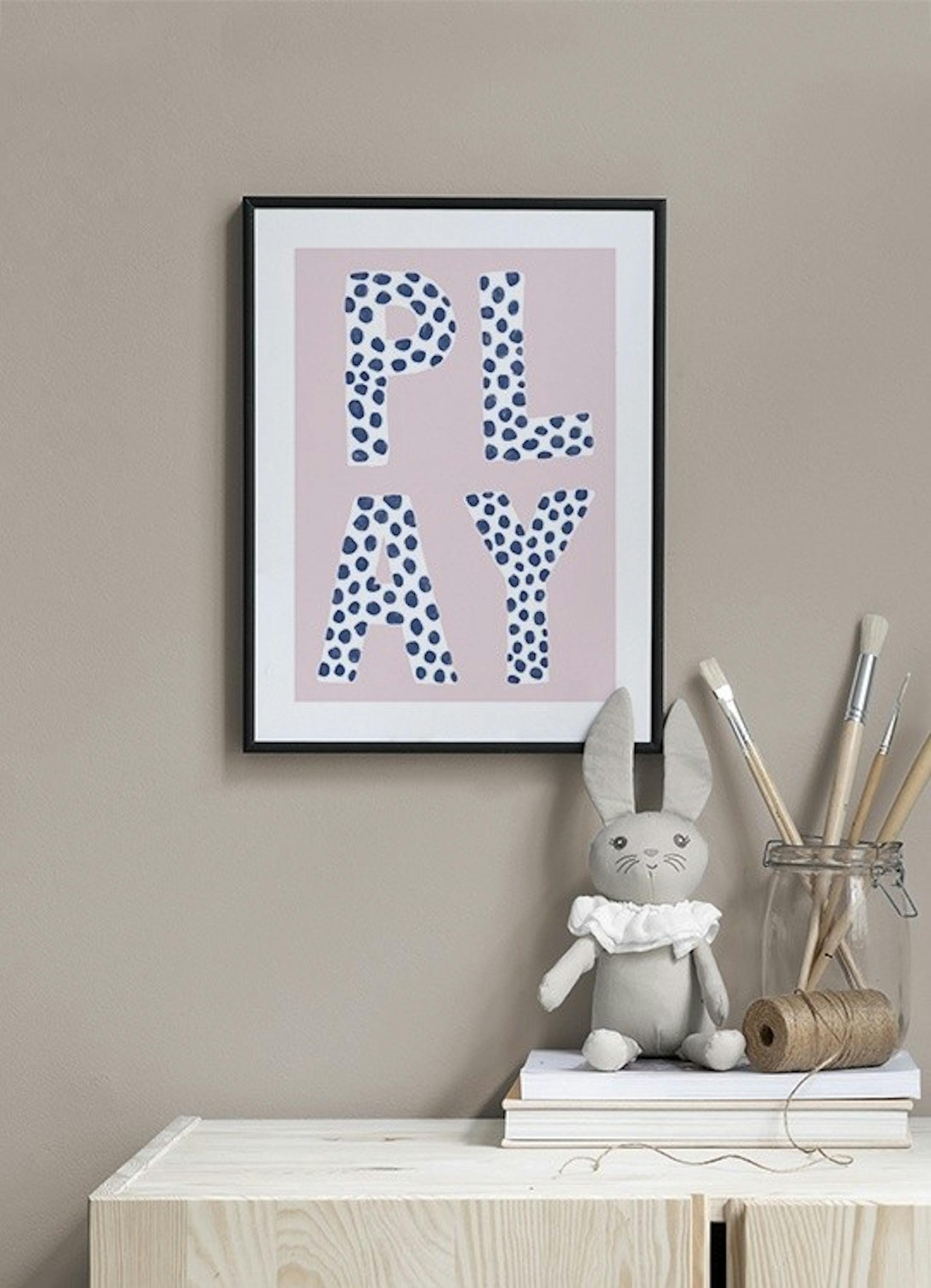 Play Poster - Letras com pontos - Desenio.pt