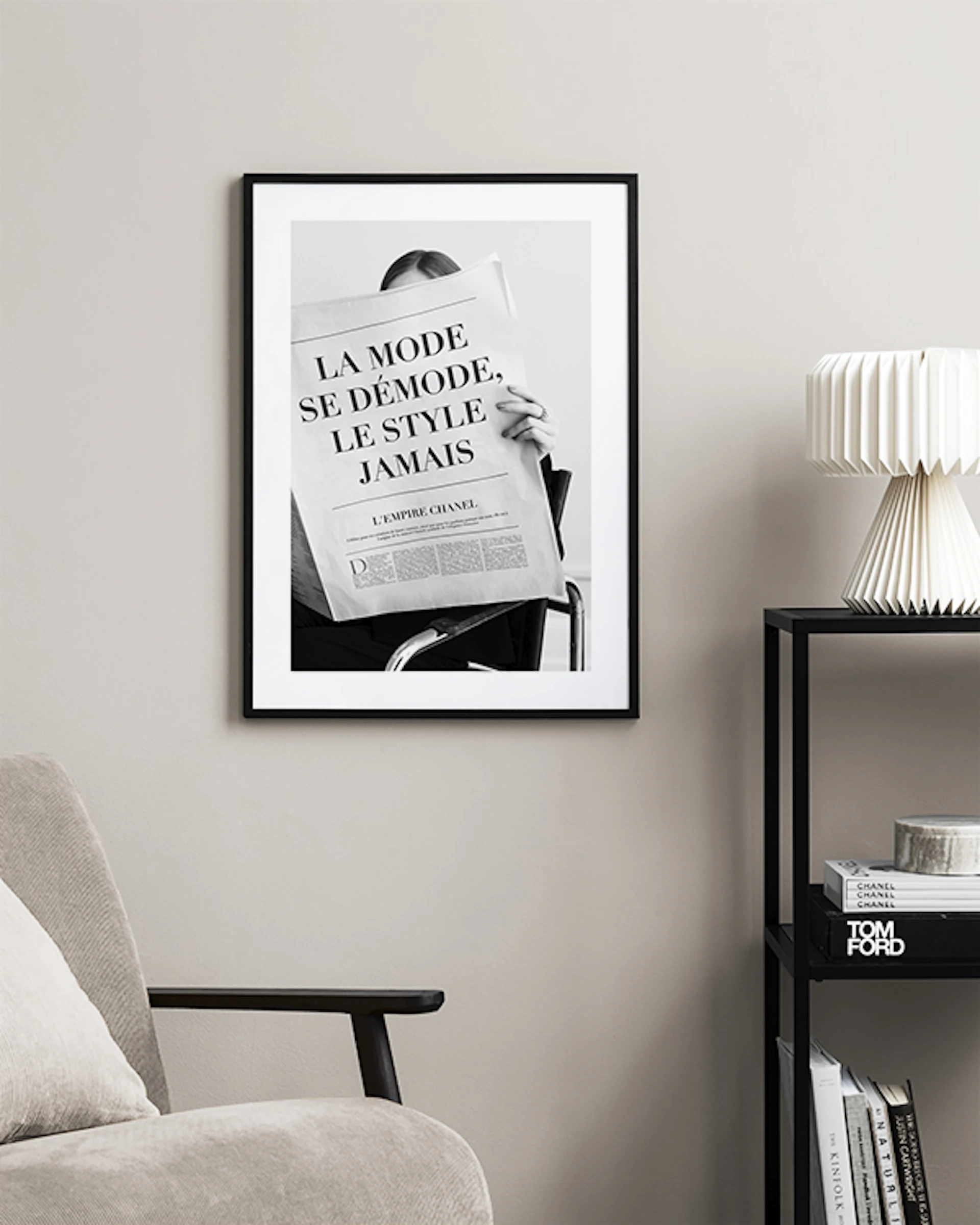 Reading the Paper Affiche - Lecture de journaux - desenio.ch