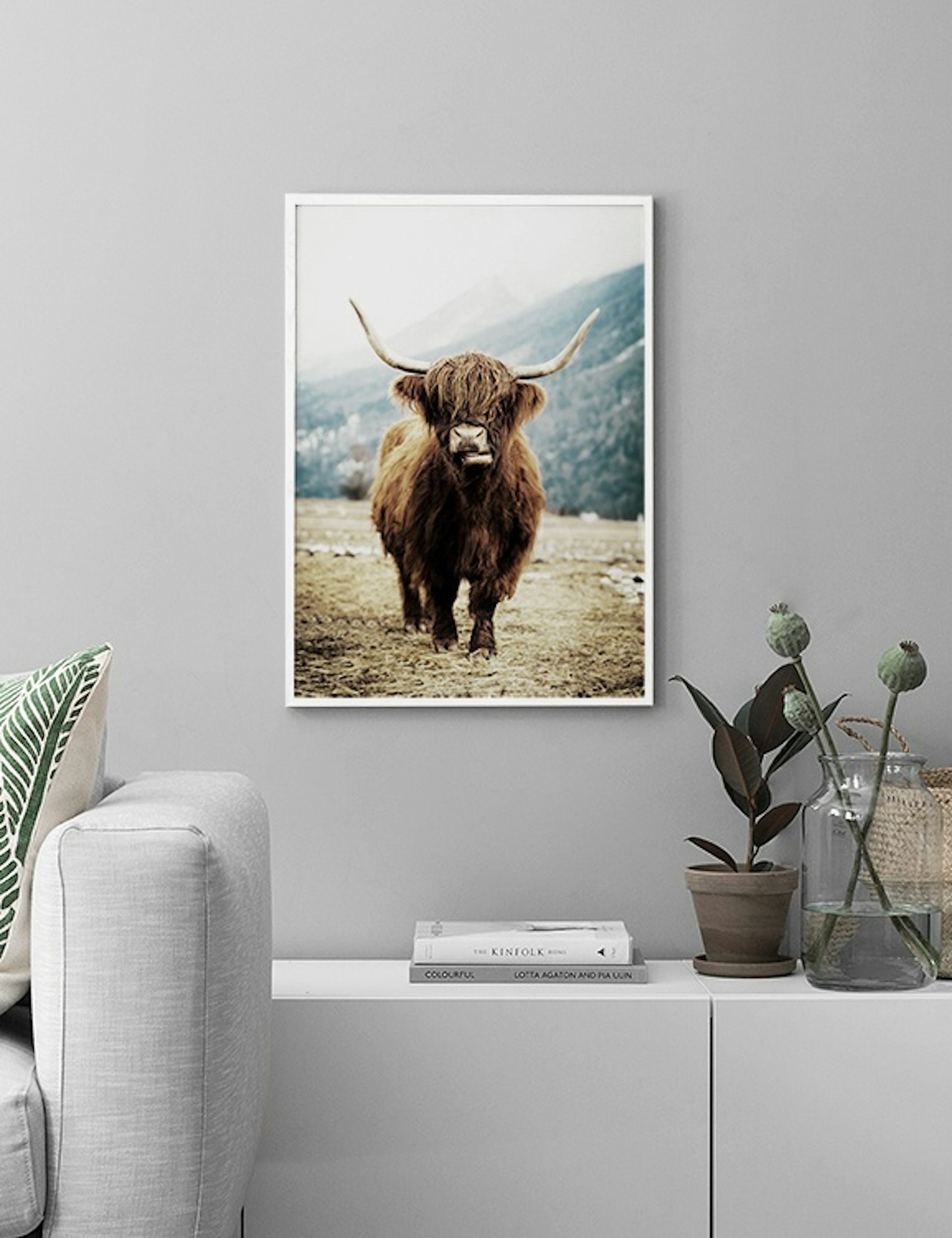 Highland Cattle On Field Poster - Mucca Highlander - desenio.it