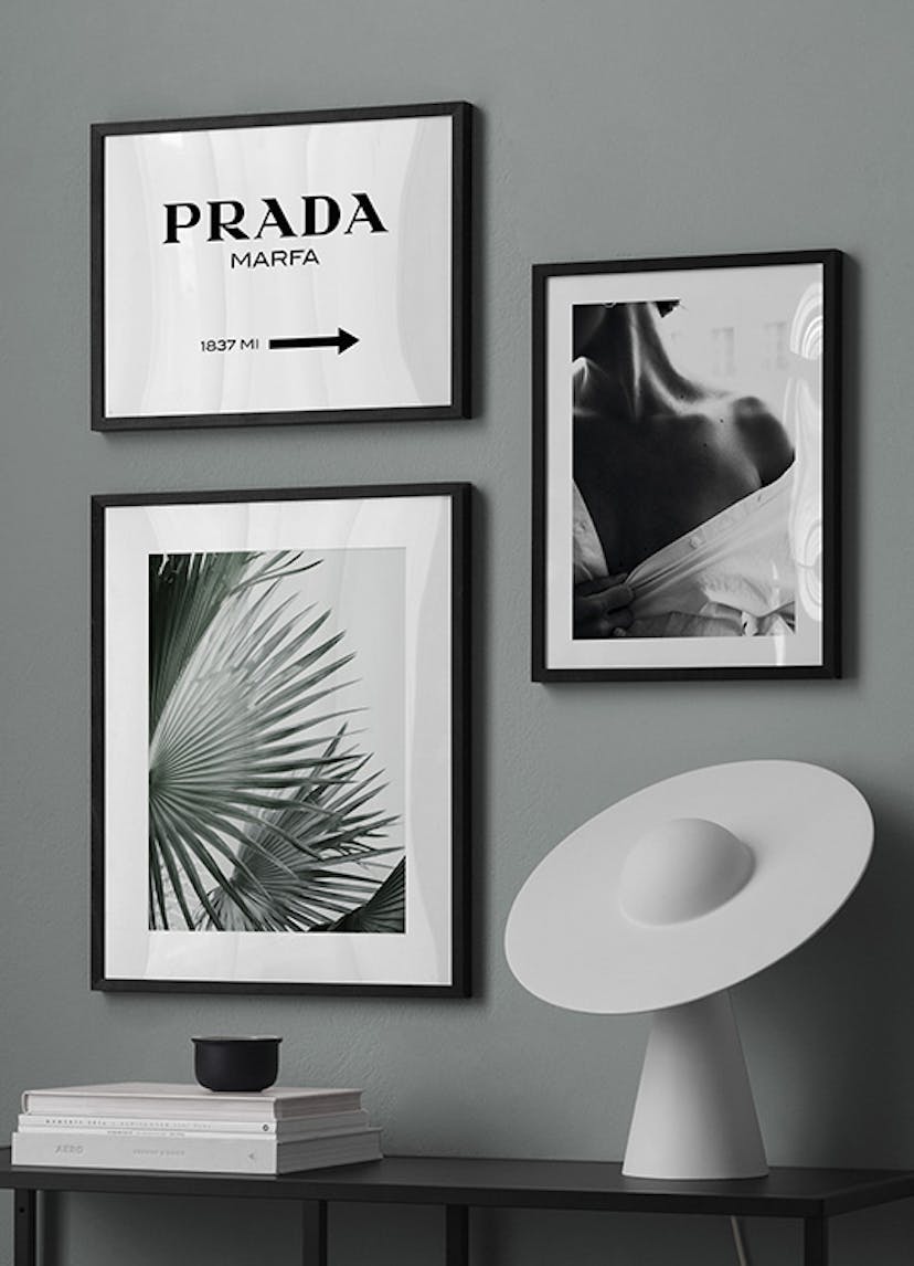 Poster of a Prada Marfa sign in black and white. Gossip Girl fashion ...
