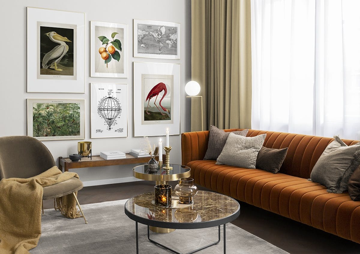 Tavelvägg i vardagsrum | Skapa en snygg tavelvägg med tavlor i ...