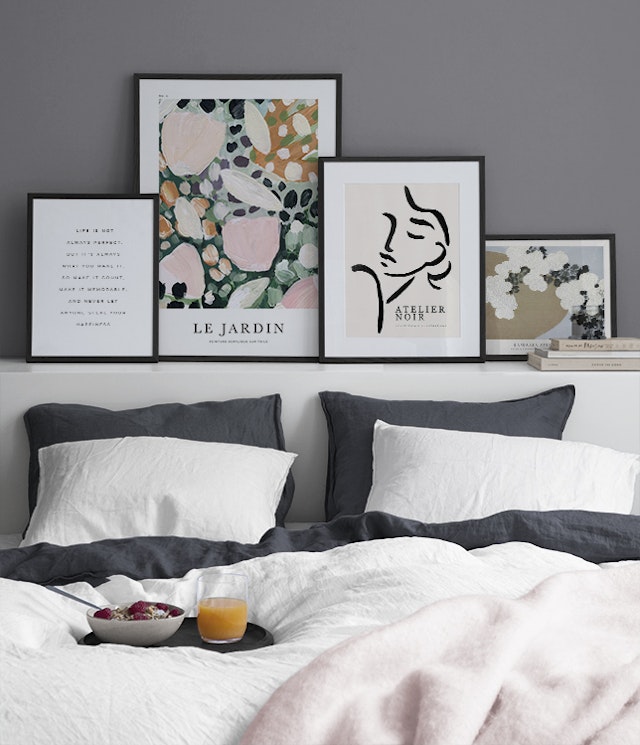 Looking Back Poster - Illustrazione astratta del viso - desenio.it